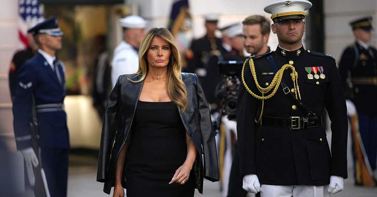 Melania Trump turns heads in all black as military escort accompanies ...