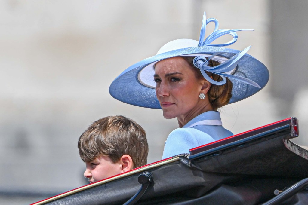 Kate Middleton stares down anti-monarchy protesters during Trooping the ...