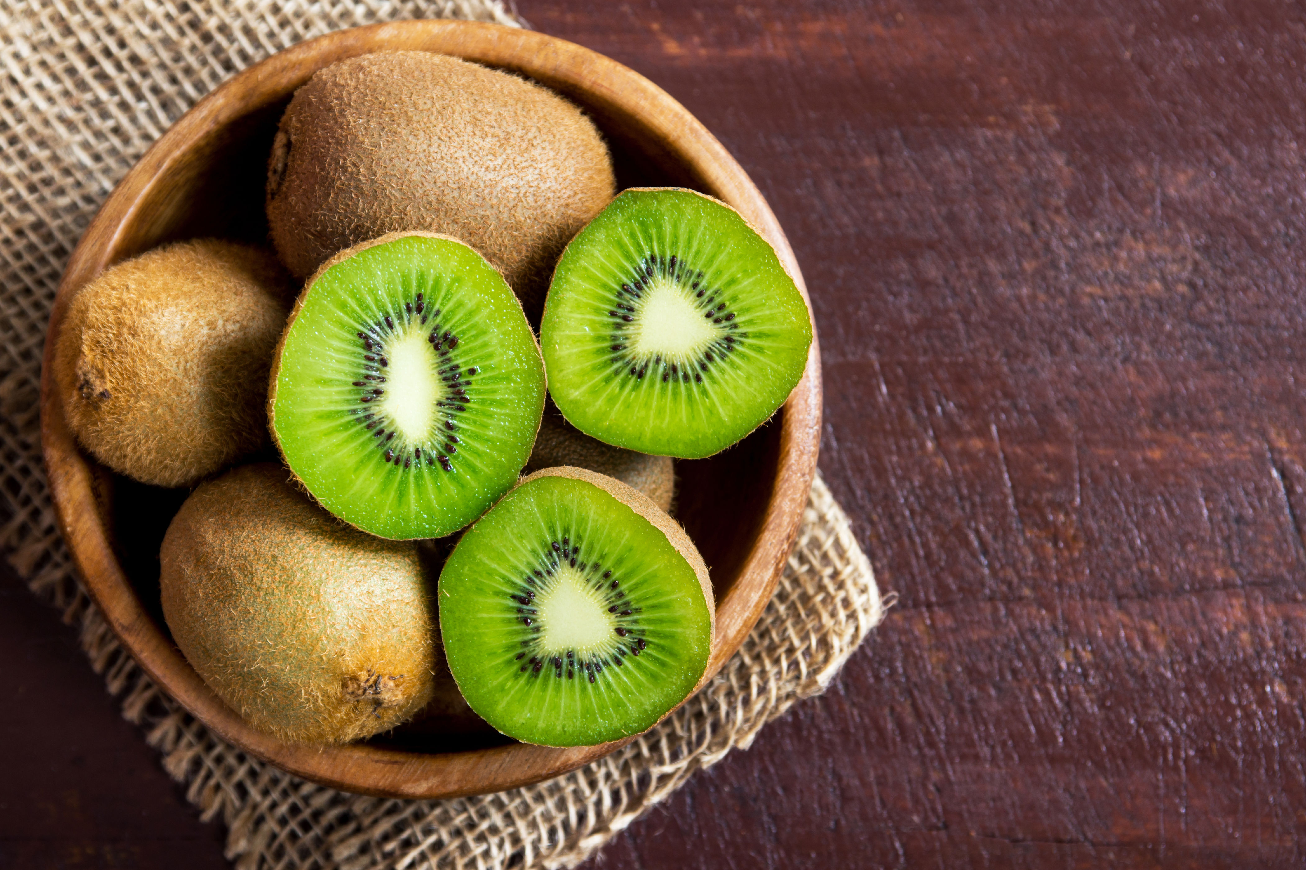 Kun je de schil van fruit beter wel of niet opeten?