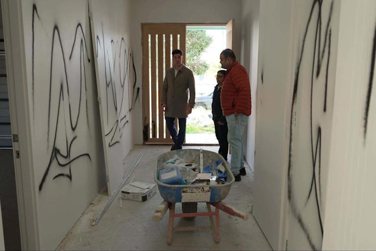 Building dispute leaves family in tears
