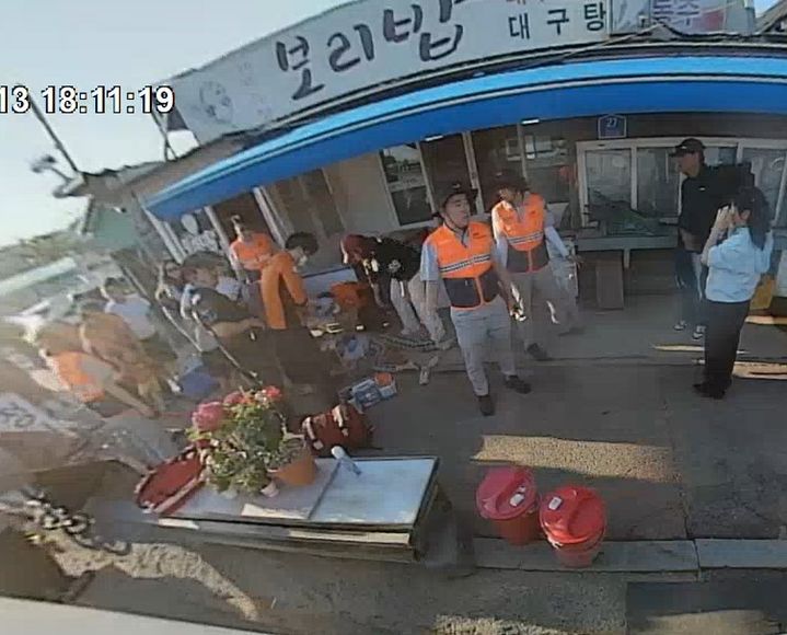 축제장서 쓰러진 30대女…안전요원·소방, CPR로 살렸다