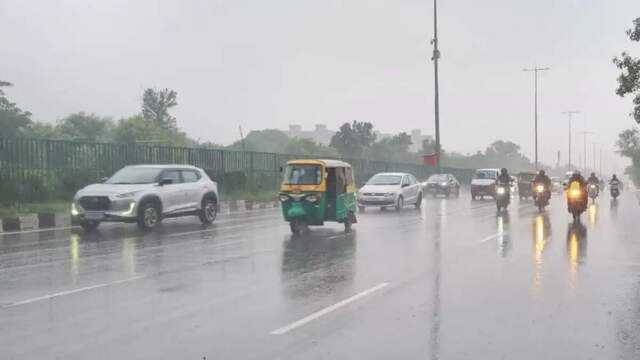 Heavy rain brings relief to Delhi-NCR amidst traffic chaos