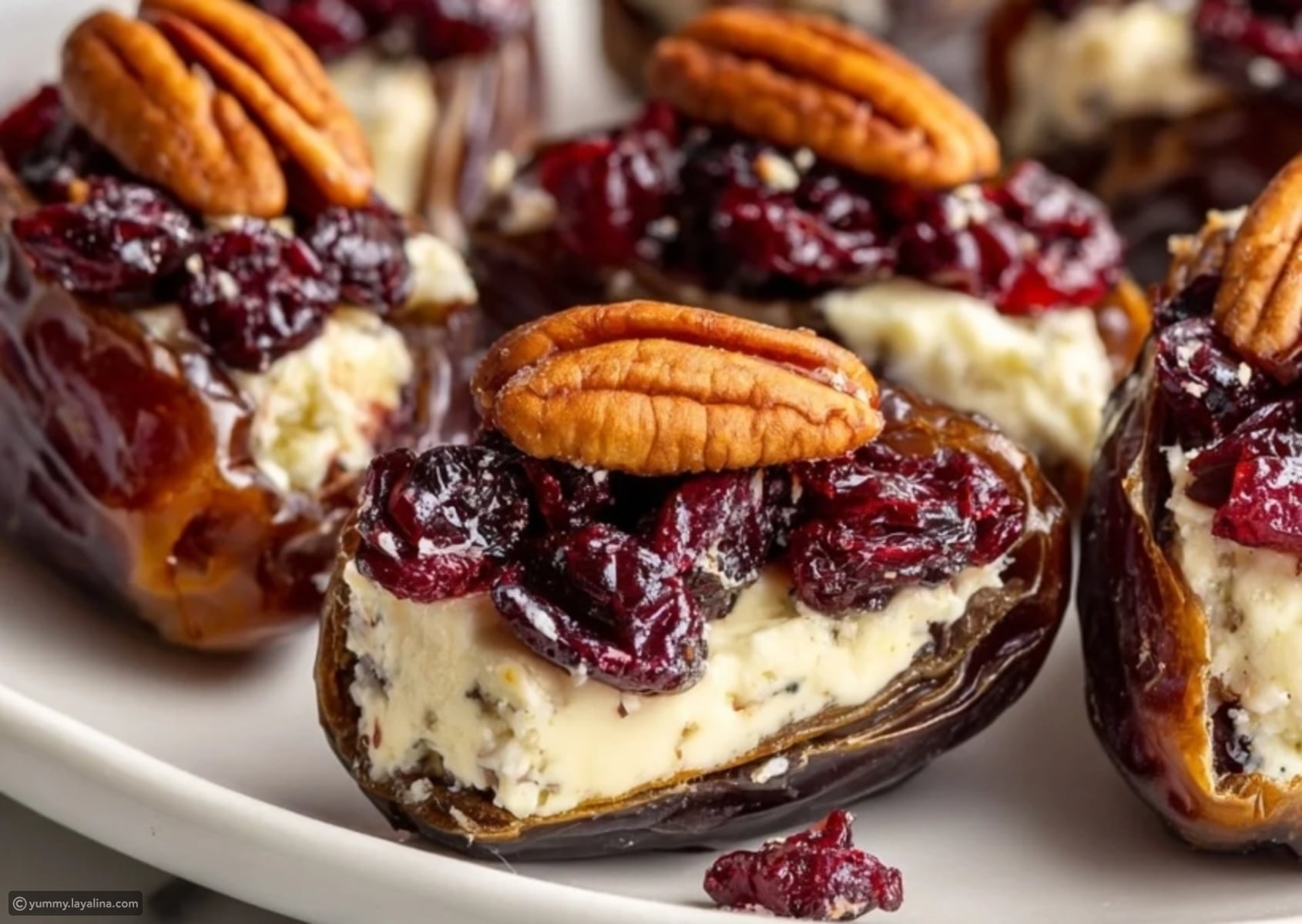 Luxurious Dates Presentation Ideas for Elegant Ramadan Hospi