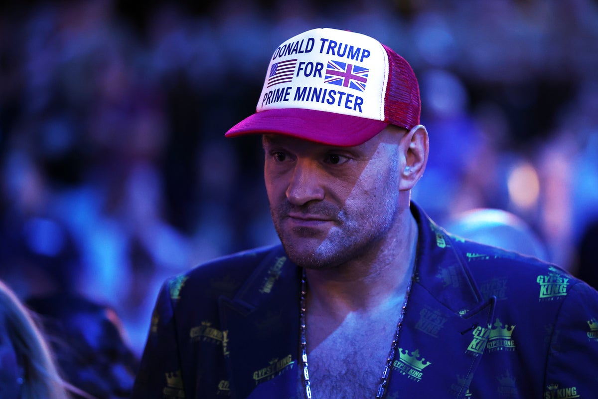 Tyson Fury wears 'Donald Trump for prime minister' cap at UFC fight