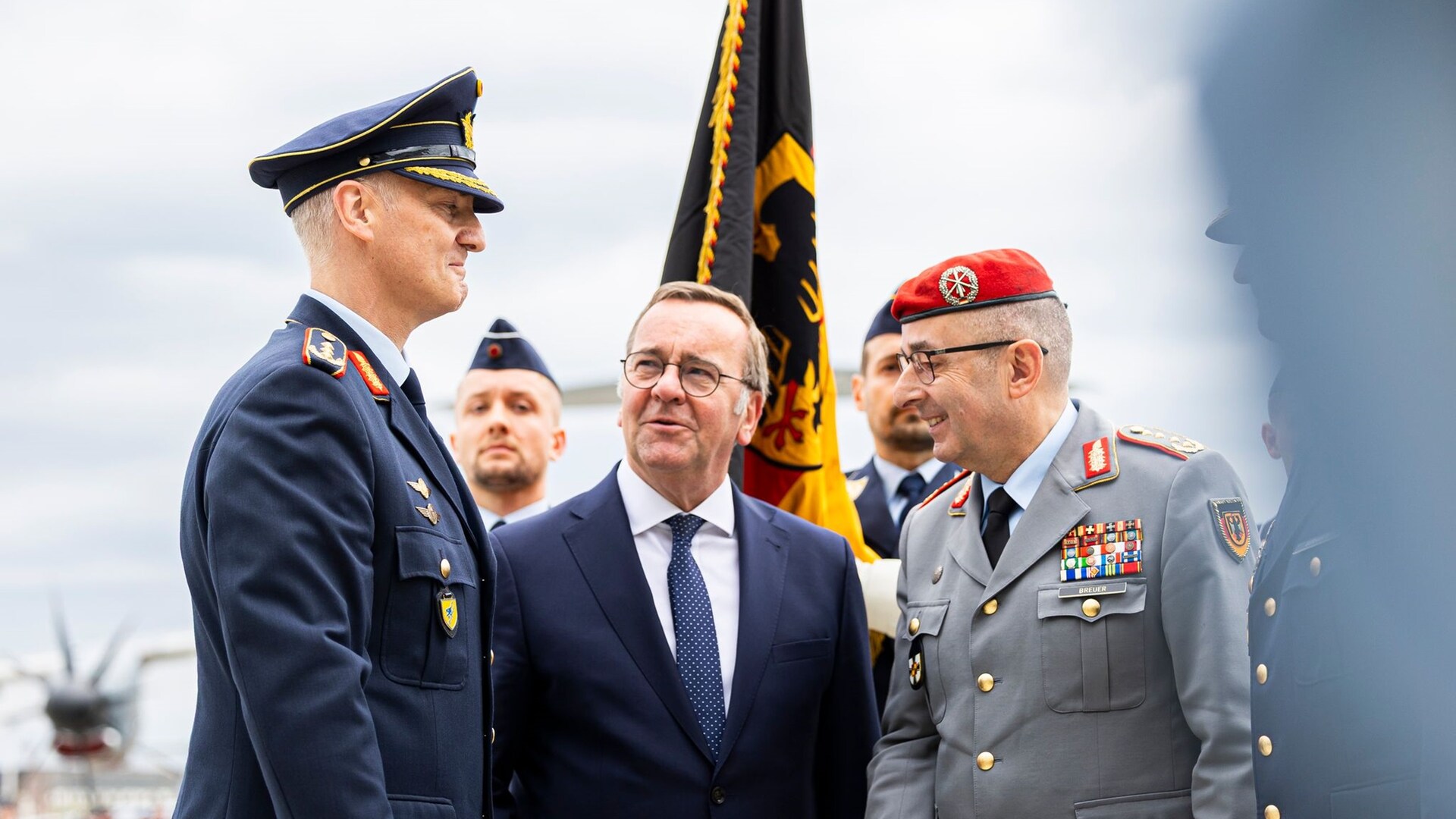 Um jeden Zentimeter zu verteidigen: Deutschlands Luftwaffenchef droht ...