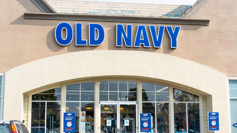 Old Navy's mini dress collection perfect for summer days