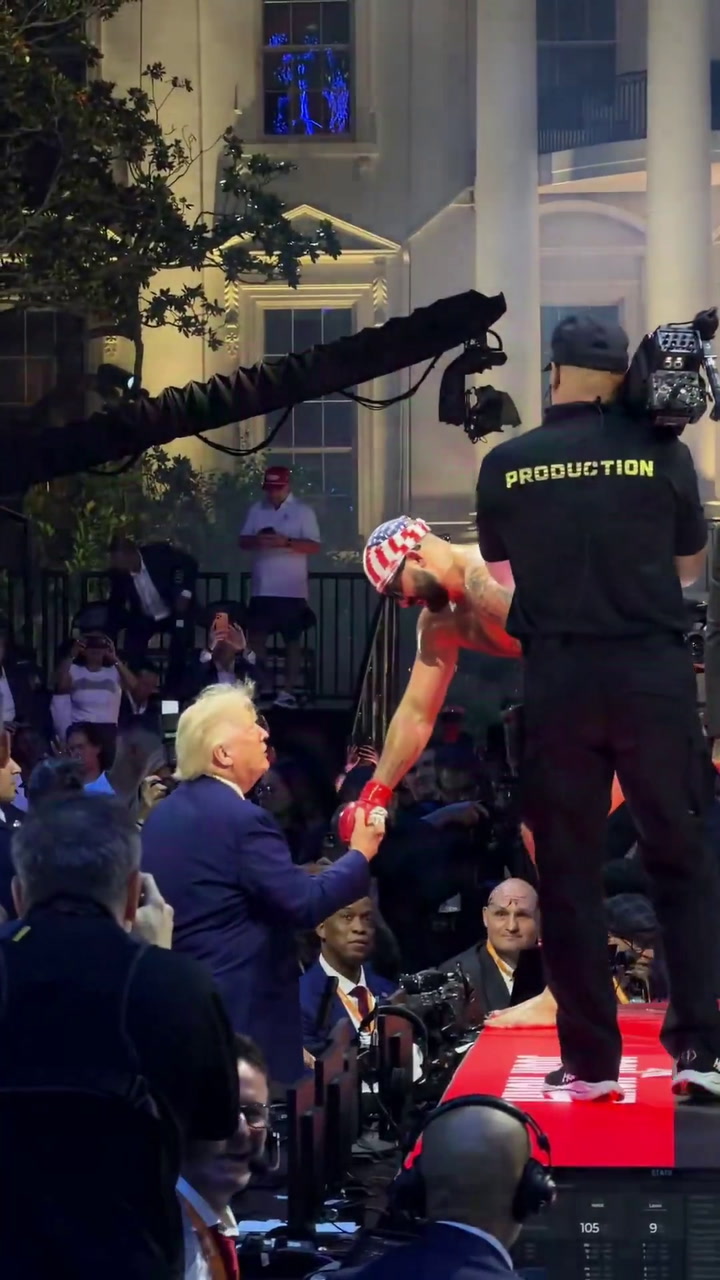 Trump has shock reaction to Michelle Obama UFC insult