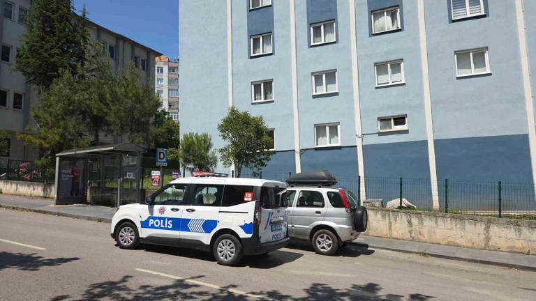 Samsun’da 11 katlı apartmanın 1’nci katından düşen adam yaralandı