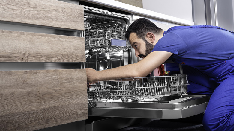 13 mistakes everyone makes while loading a dishwasher