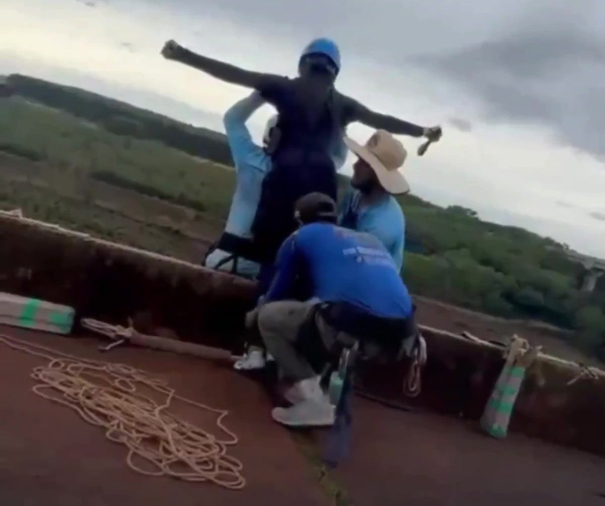 Model dies in Brazil after bungee workers 'forget to attach cord'