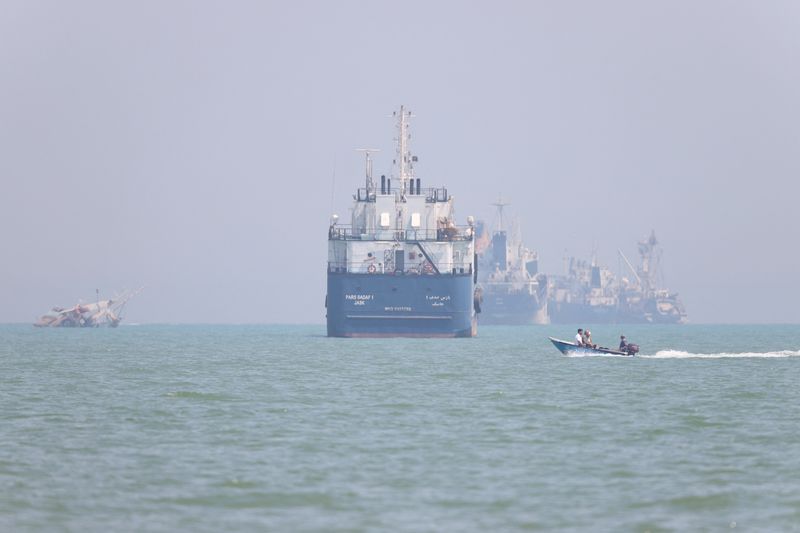 Global shippers cautious on Hormuz transit despite US-Iran deal