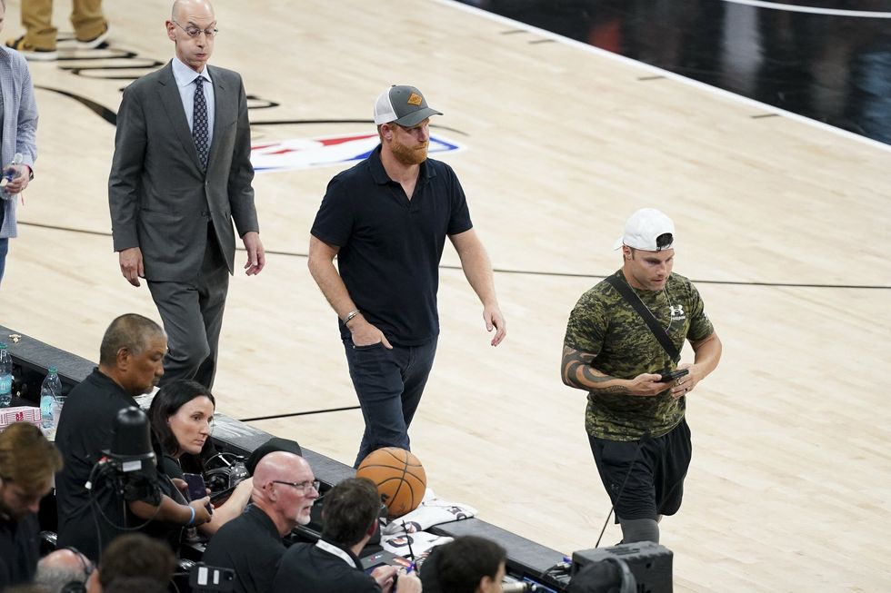 Harry's team hits back after video appeared to show Spike Lee snub