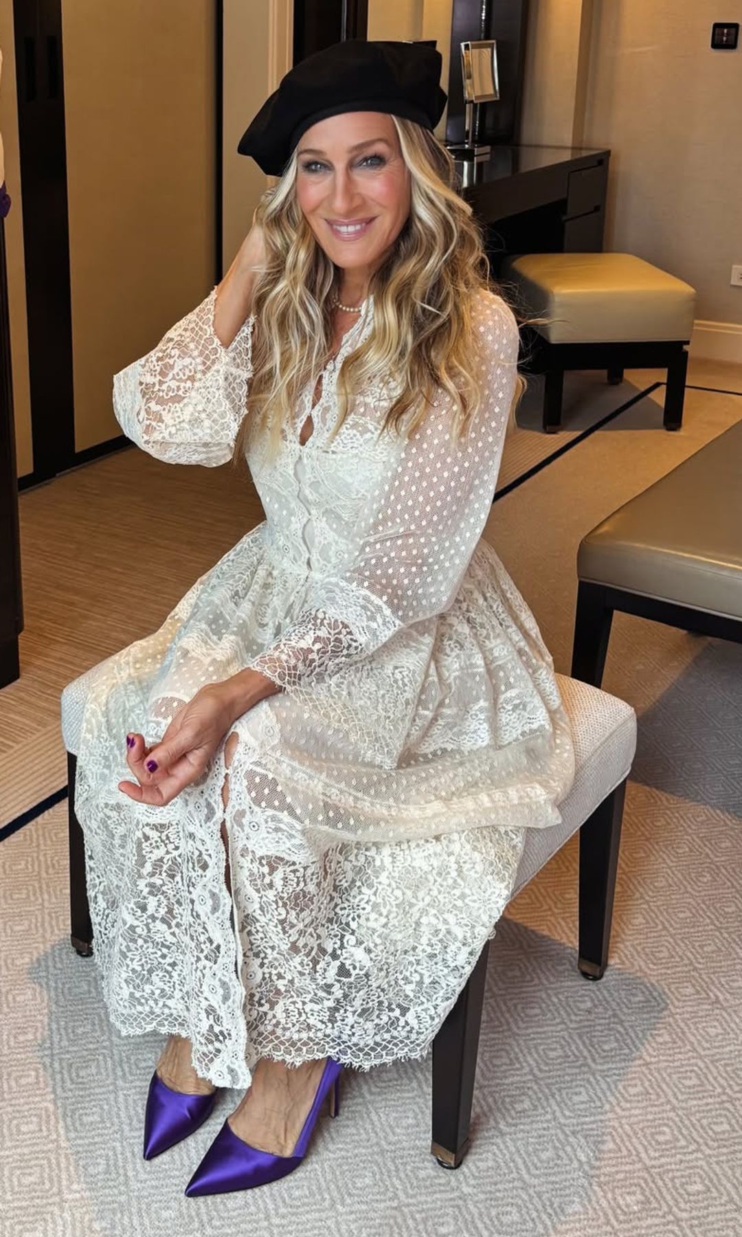 Sarah Jessica Parker se gradúa a los 61 con un romántico vestido y ...