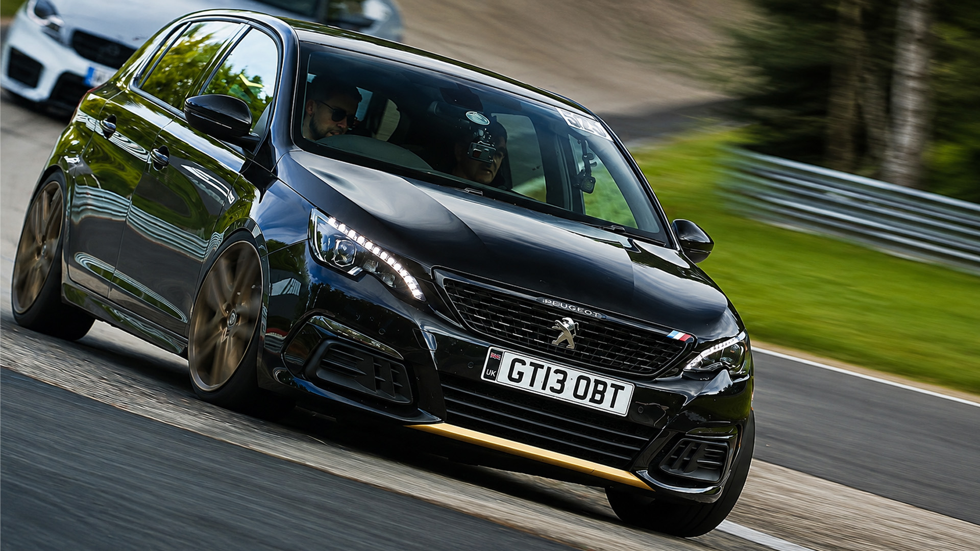 Peugeot 308 GTI pushes hard through Nürburgring track