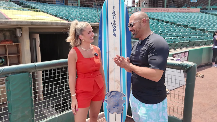 The flyin’ Hawaiian lands at the shore: Shane Victorino’s coaching ...
