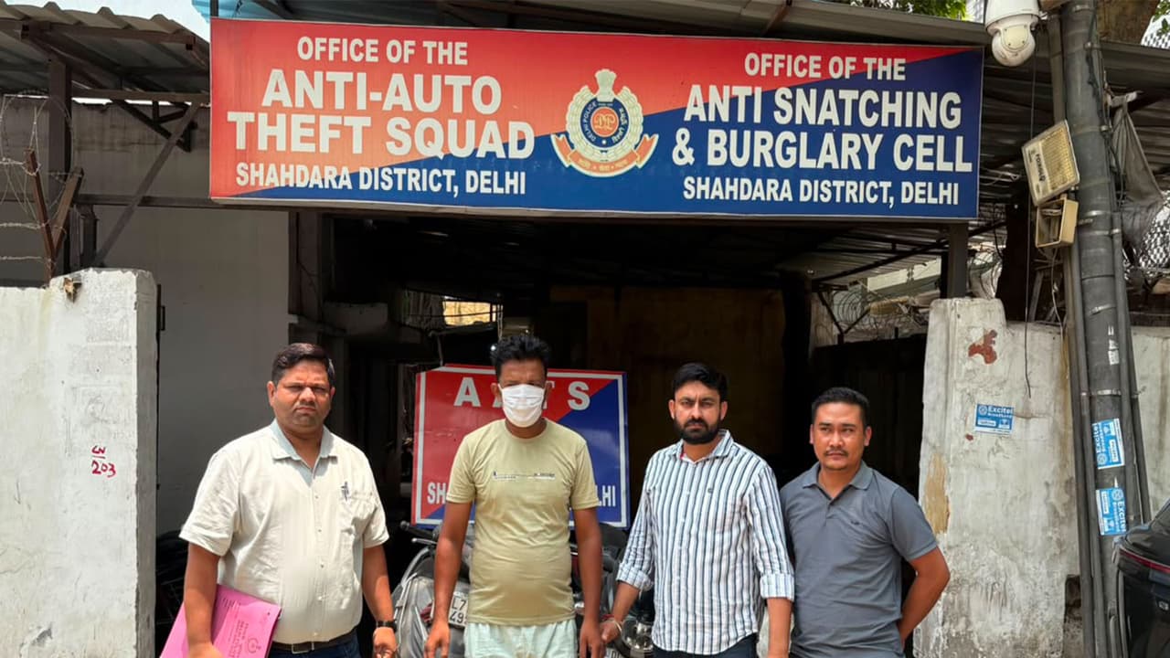Delhi Police arrests notorious vehicle snatcher, recovers 4 two-wheelers