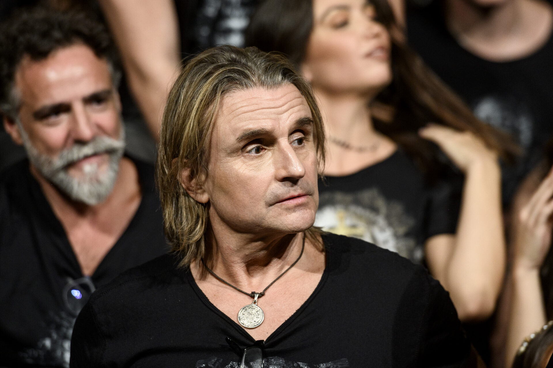 A Spanish singer challenges the president of Mexico with this demand