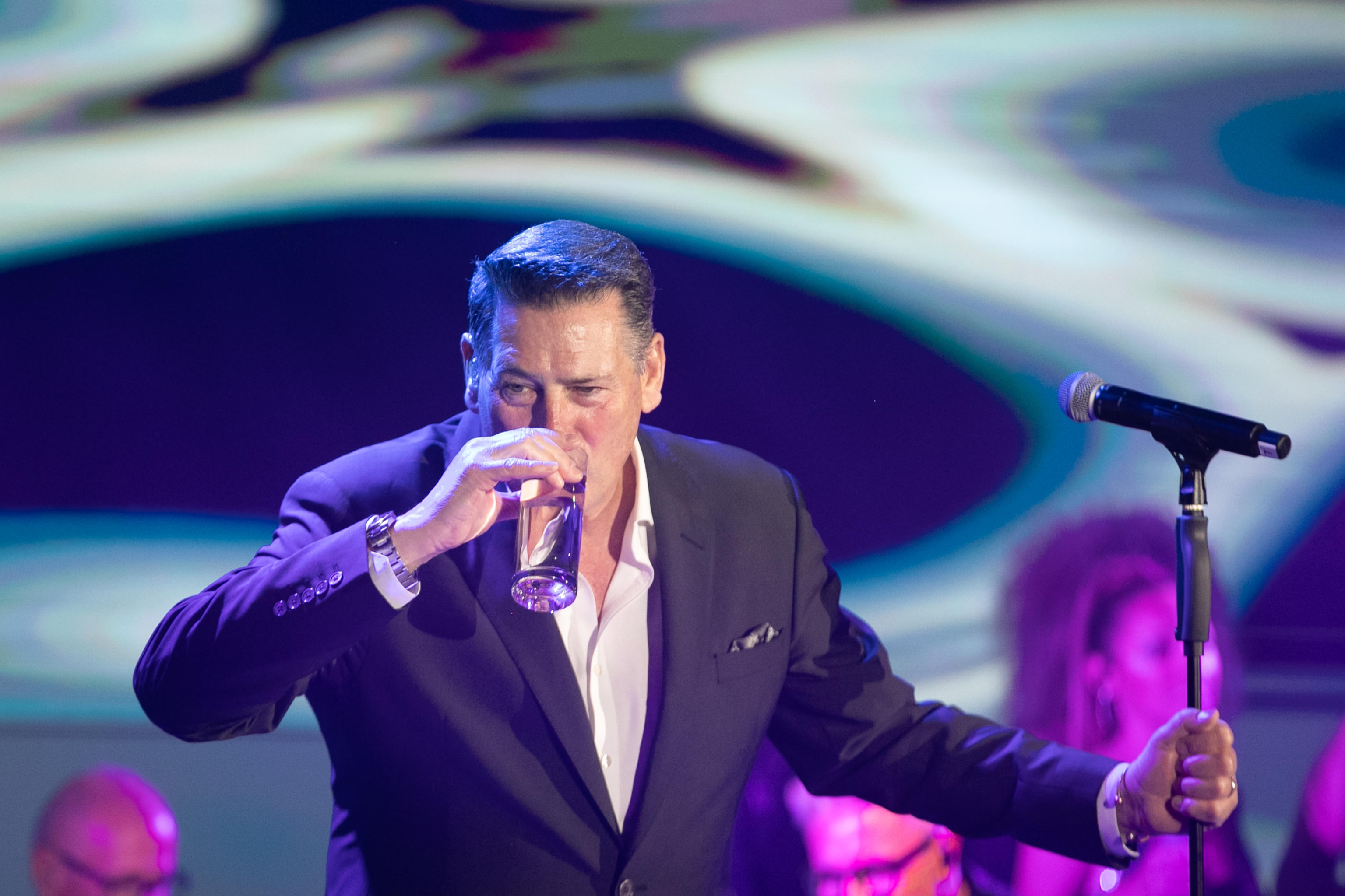 Il cantante Tony Hadley si prepara al tour estivo in Italia con tre ...