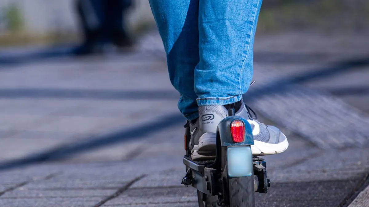 Unfall in Murr - Jugendlicher auf E-Scooter und Pedelec-Fahrerin stoßen ...