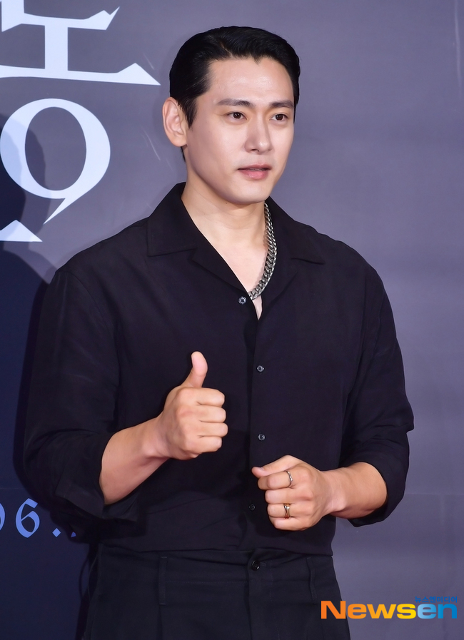 유태오, 오늘도 잘생김 [포토엔HD]