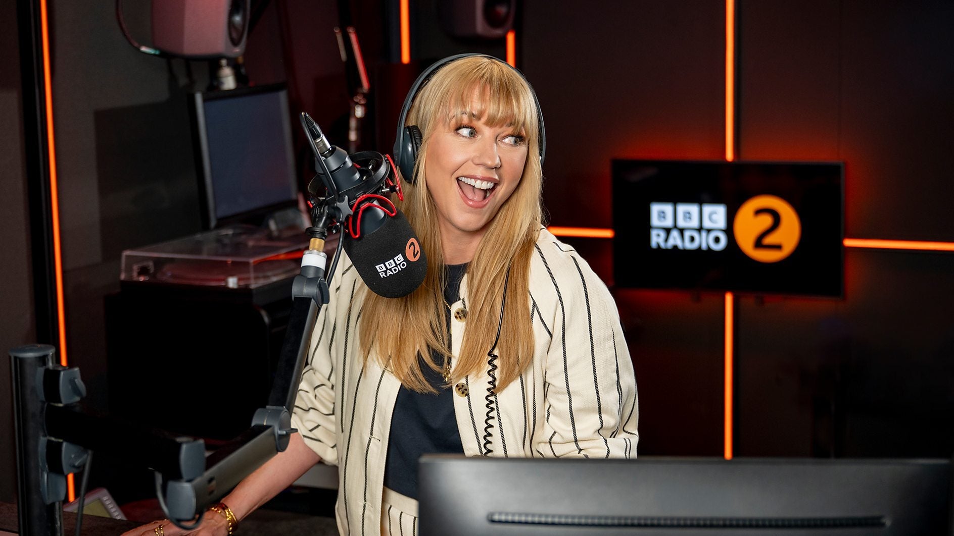 Sara Cox announces big plans to launch her new Radio 2 breakfast show