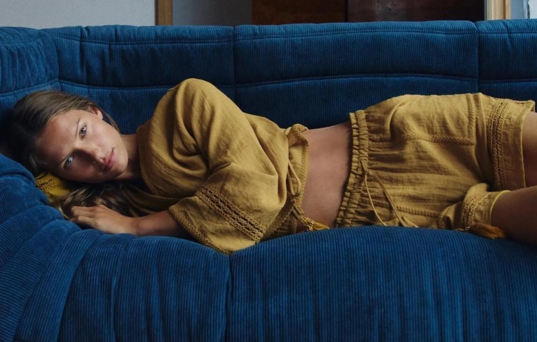 9 monochromatic outfits from Zara to exude elegance this summer