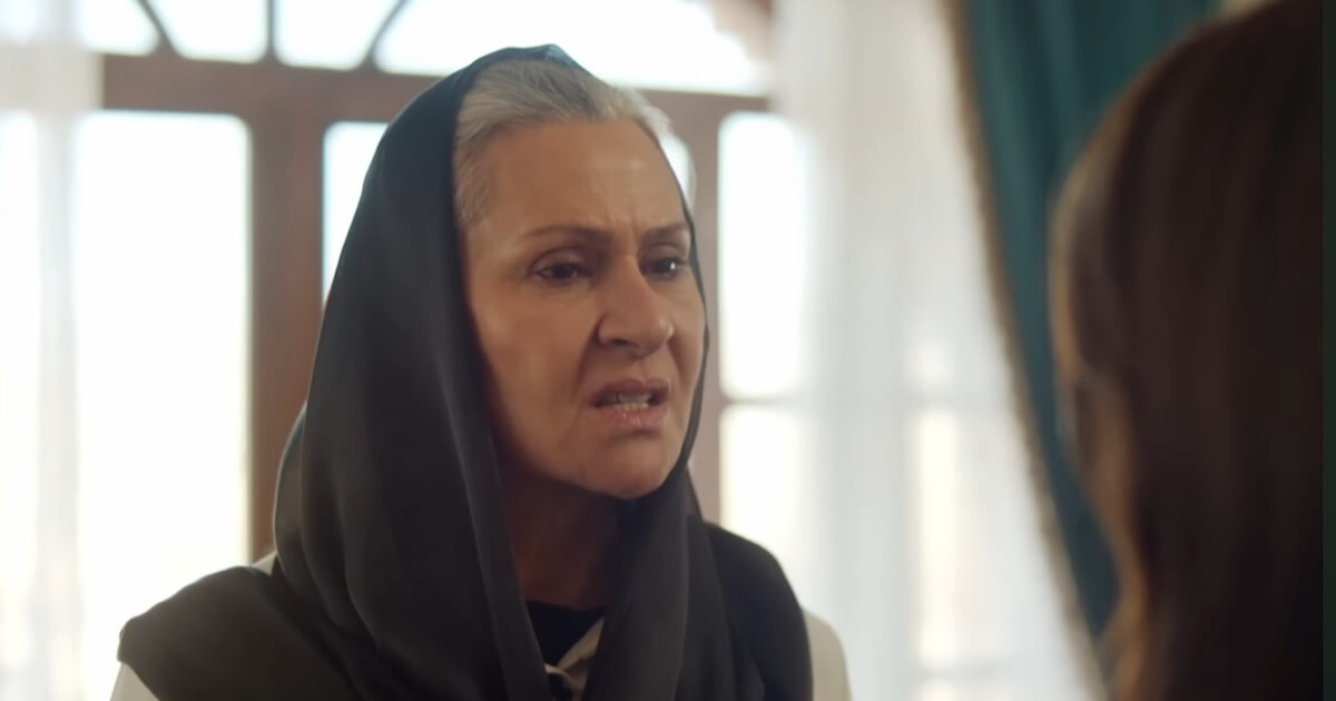 Far away: Sadakat non vuole che Alya cominci a lavorare | Anticipazioni