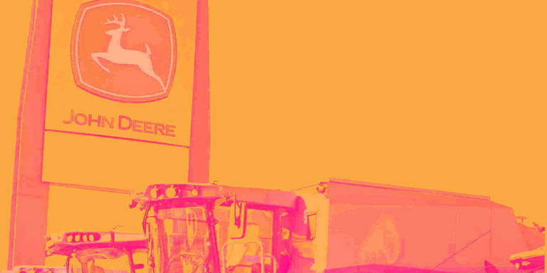 Spotting winners: Deere (NYSE:DE) and agricultural machinery stocks in Q1