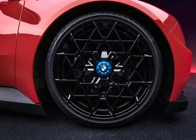 Manual gearboxes will be made for as long as possible, says boss of BMW M