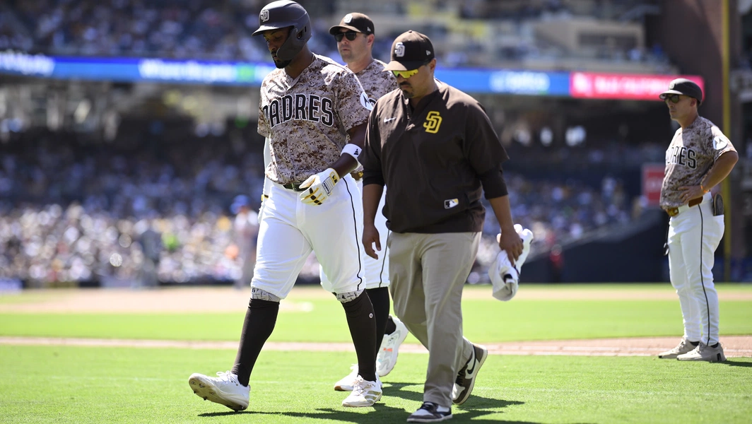 Padres place Fermin on IL, call up Hunt for debut