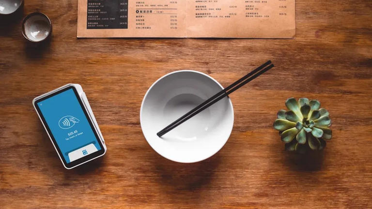 Why leaving a flat $5 tip regardless of the bill sends the wrong ...