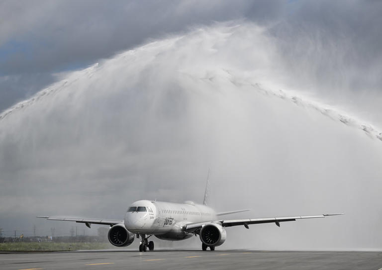 Porter Airlines betting travellers will embrace Montreal's second airport