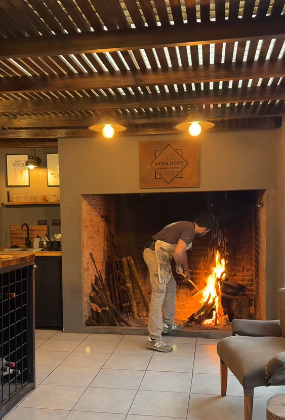 Viernes de peña: asado y juntada entre amigos