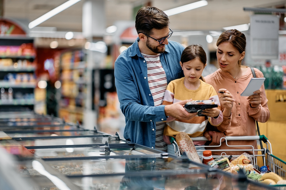 18 things frugal families always do before their weekly grocery run