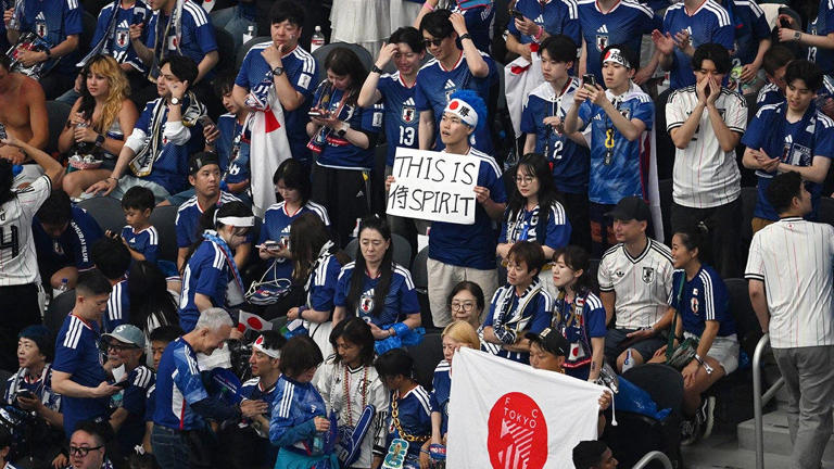 Japanese World Cup fans clean up stadium with NFL quarterback after ...