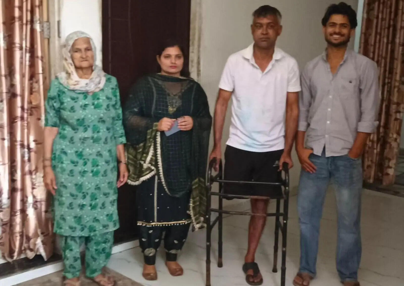 bechne se ghar nahi chalega": How this woman built a ₹2-3 lakh-a-month ...