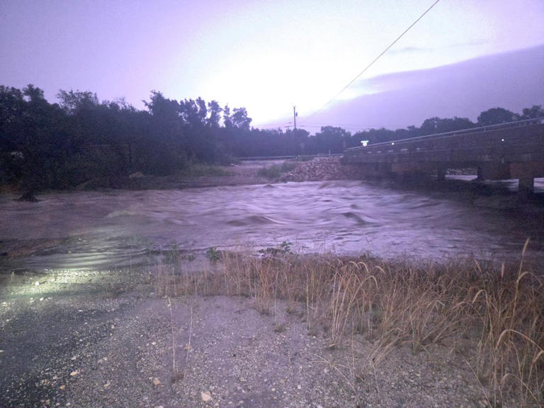 Rain leads to streams flooding, closing roads in Central Texas: Photos
