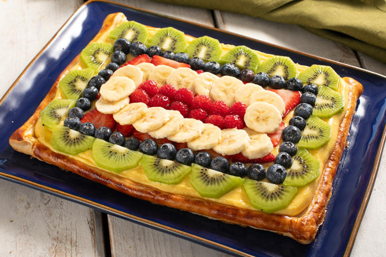 Fruit puff pastry tart