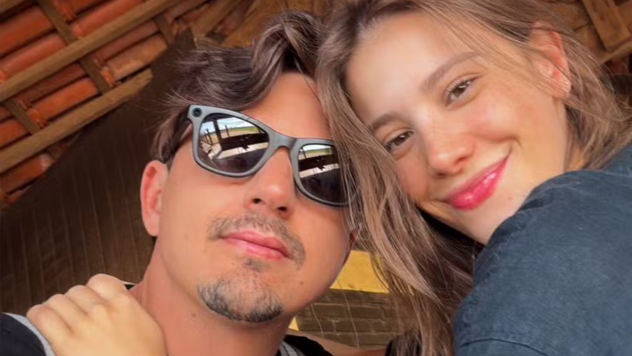 Ex-Malhação assume namoro após noivado e revela: 'Te amei em silêncio'