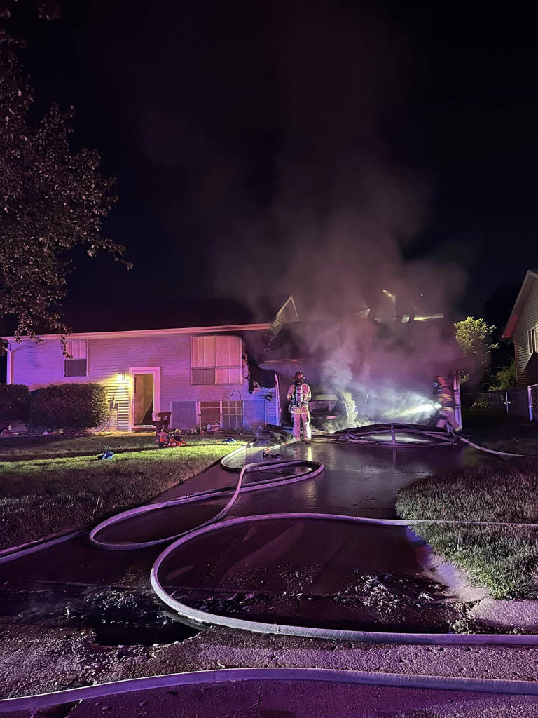 Crews respond to garage fire in northeast Cedar Rapids