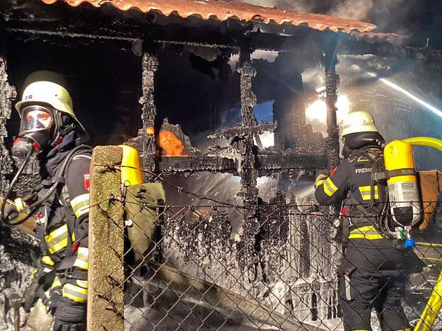 Münchner Feuerwehr rückt mitten in der Nacht aus – die letzten Retter ...