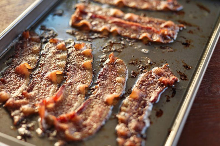Get crispy bacon without frying with chef's alternative method