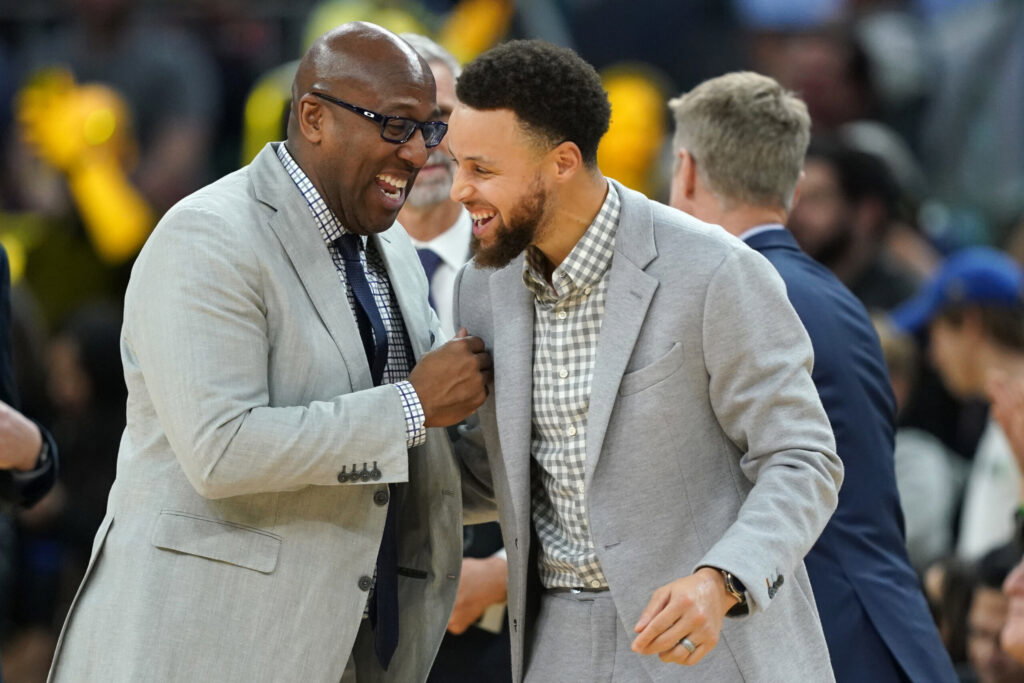 Stephen Curry celebrates Knicks HC Mike Brown’s championship win ...