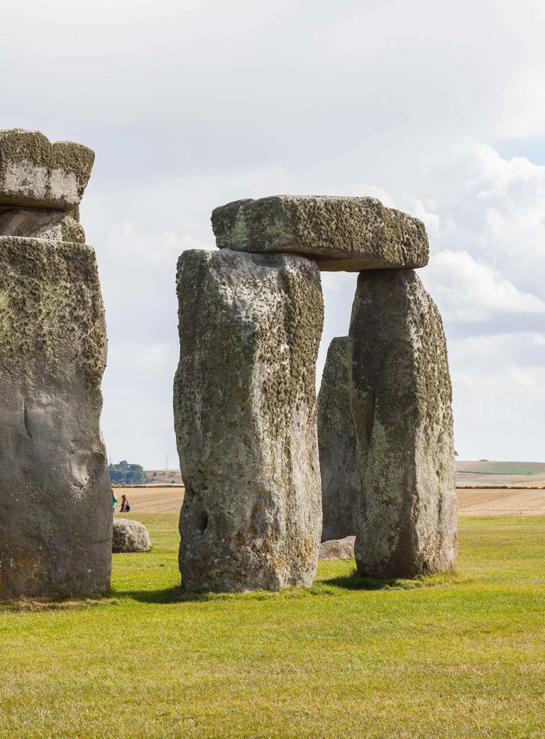 Scientists suggest Stonehenge’s Altar Stone may have been moved by ice ...