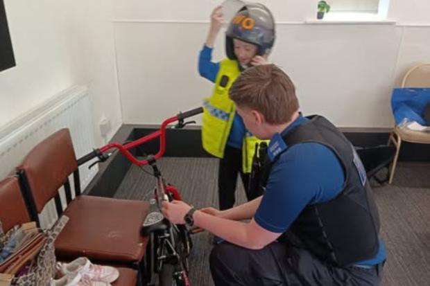 Police visit youth club with e-scooter safety and bike marking advice
