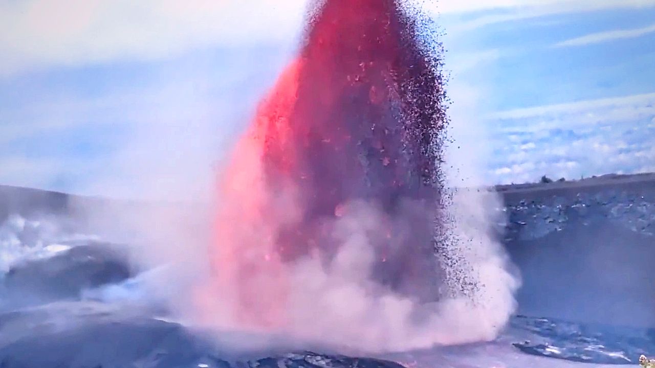 Hawaii's Kīlauea blasts lava 700 feet high in 49th eruption episode