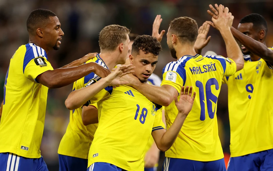 Ayari’s muted celebration highlights heritage in Sweden’s 5-1 win