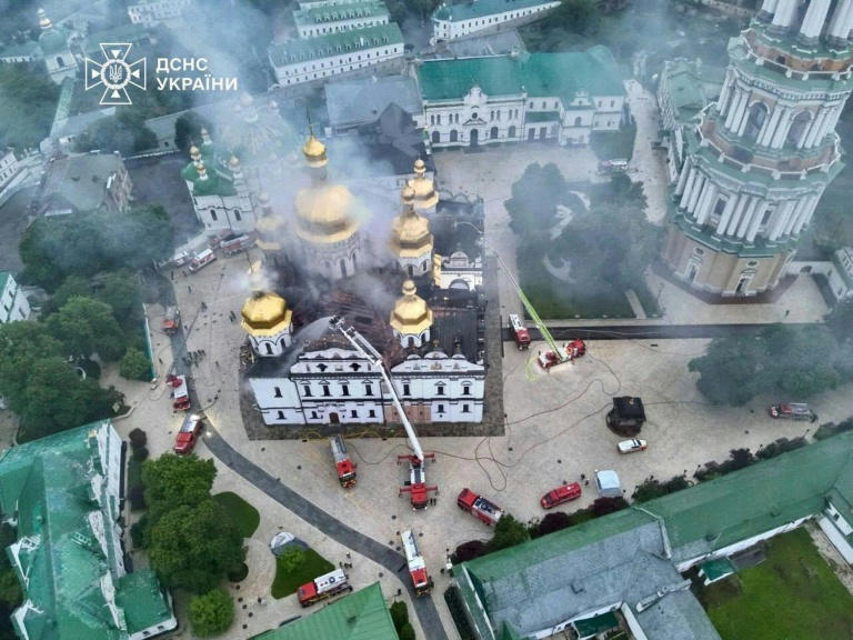 'They want to destroy us': Shock and anger as Russian attack sets Kyiv ...