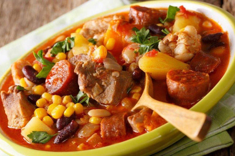 Com “Cachupa”, “Moqueca” e “Moamba”, conheça Cabo Verde à mesa