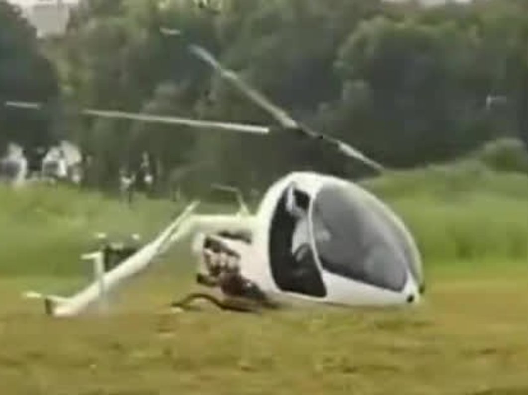 Helicopter makes an emergency landing and then judders on the ground